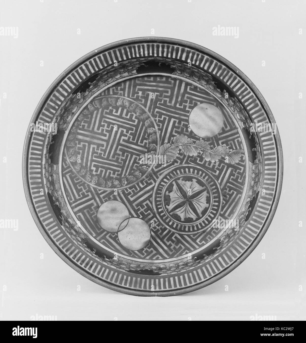 Plate, Edo period (1615–1868), 18th century, Japan, Pottery with ...