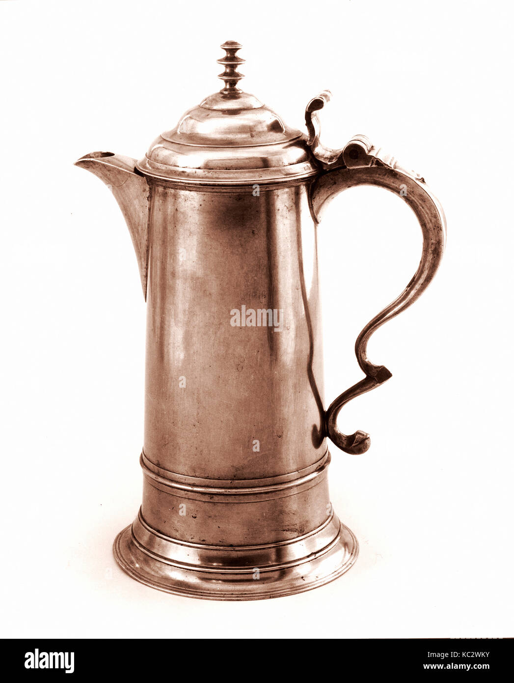 Two quart flagon hi-res stock photography and images - Alamy