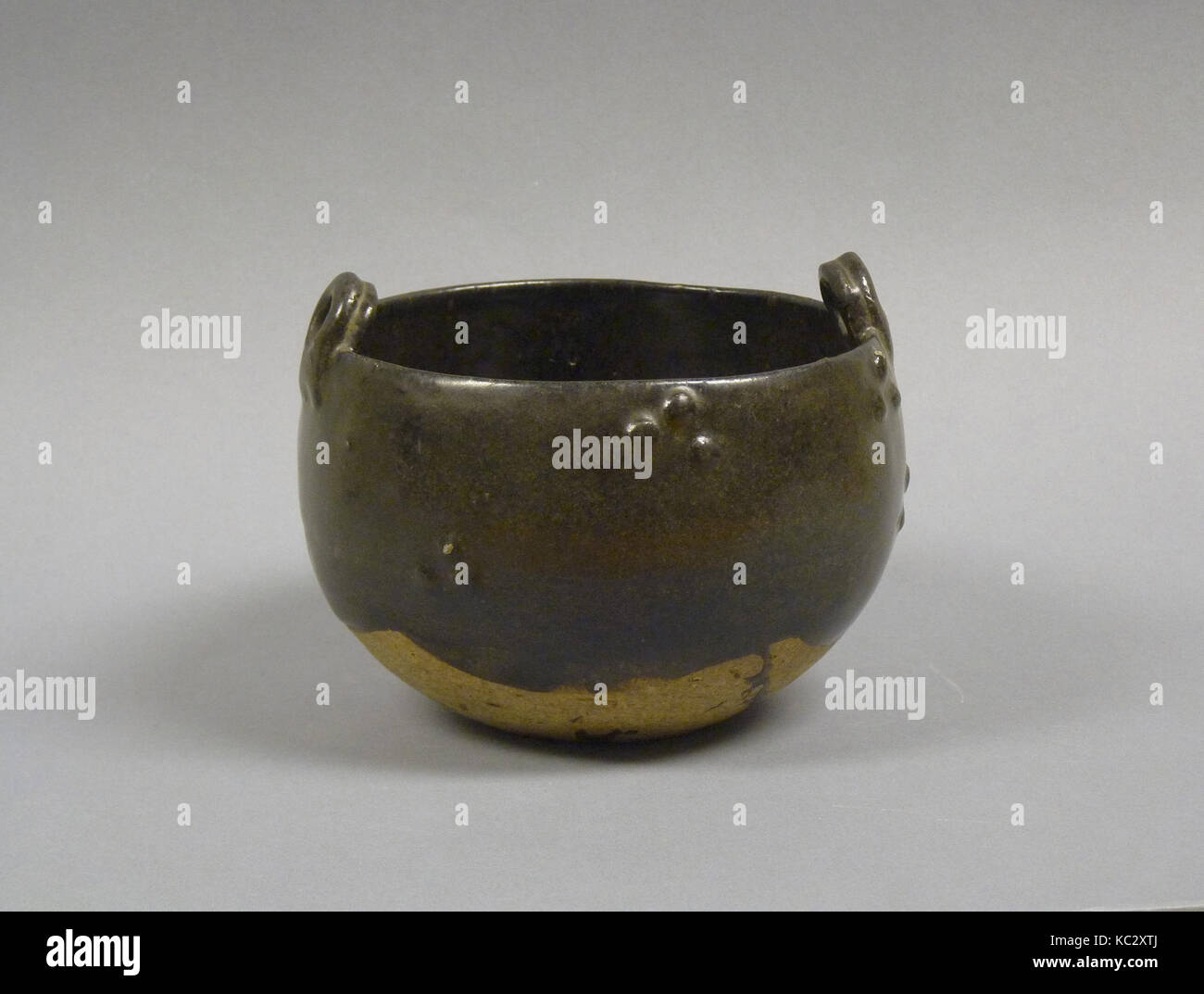 Pot, Song dynasty (960–1279), China, Pottery; earthenware, H. 5 in. (12 ...