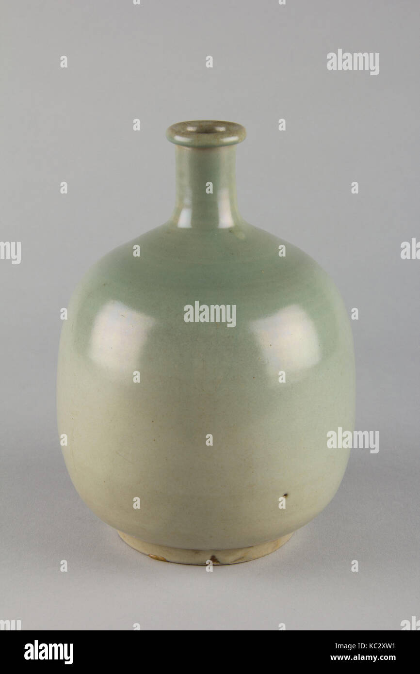 Bowl, Song dynasty (960–1279), China, Pottery, H. 7 7/8 in. (20 cm ...