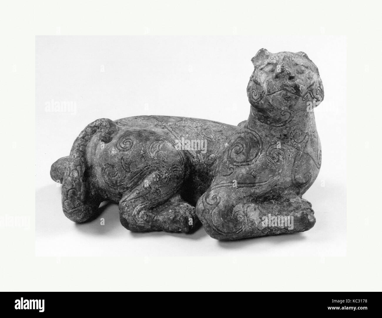 Reclining form hi-res stock photography and images - Alamy