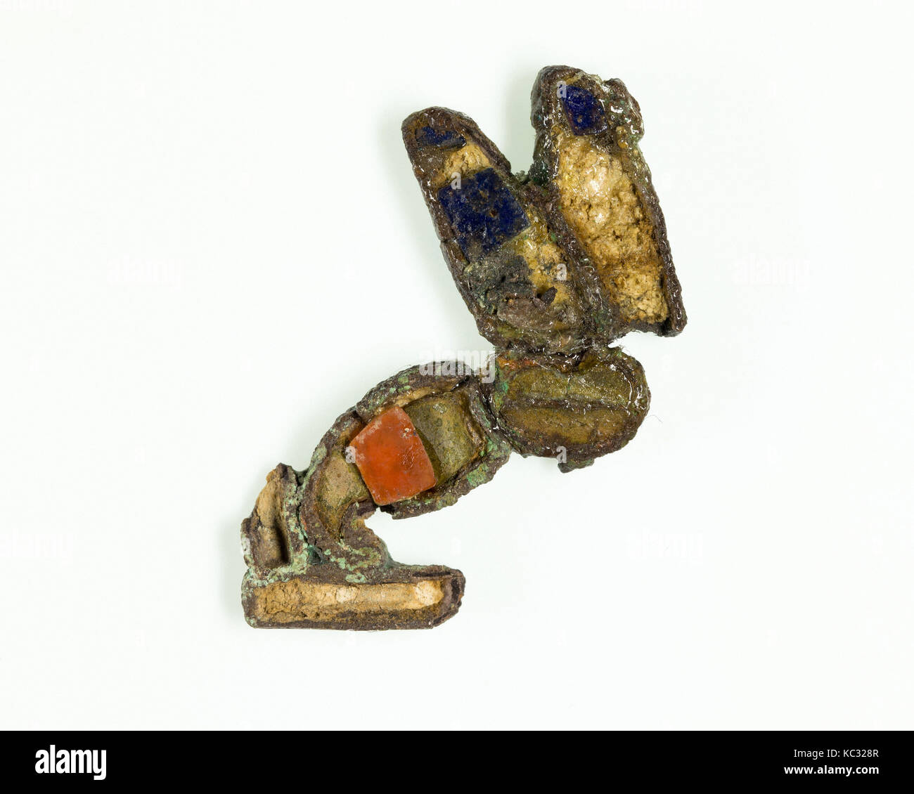 Bee facing to right that is an element from a pectoral, ca. 1887–1750 ...