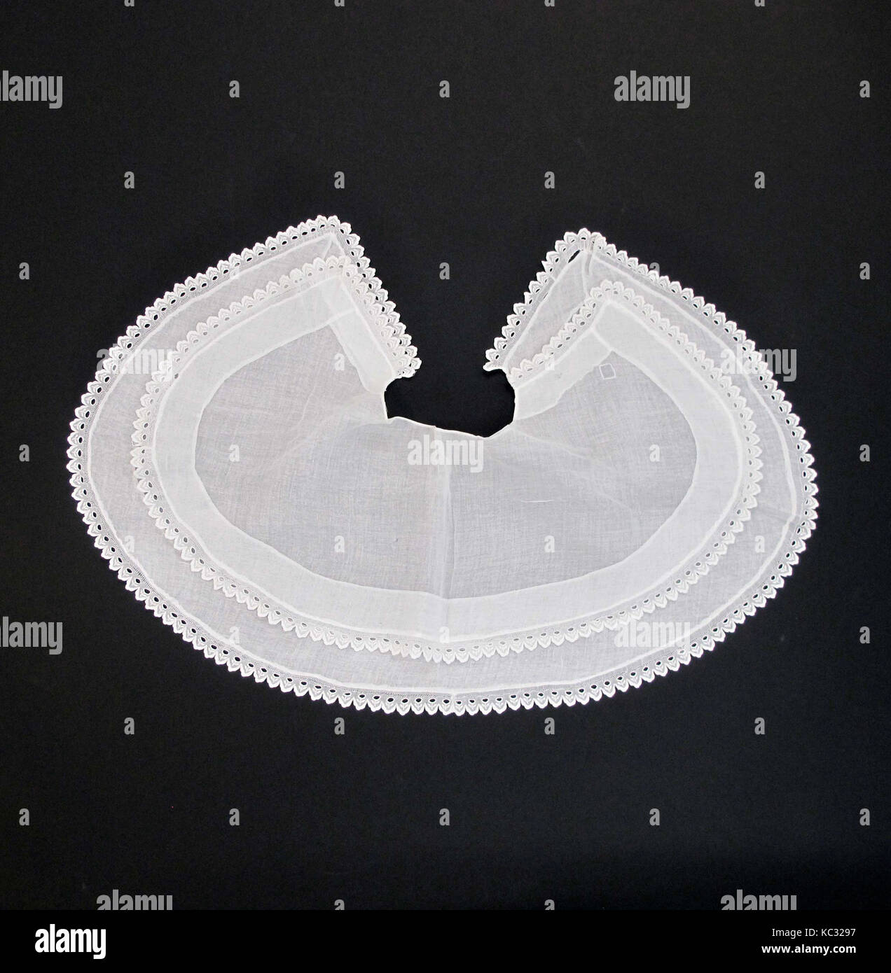 Pelerine hi-res stock photography and images - Alamy