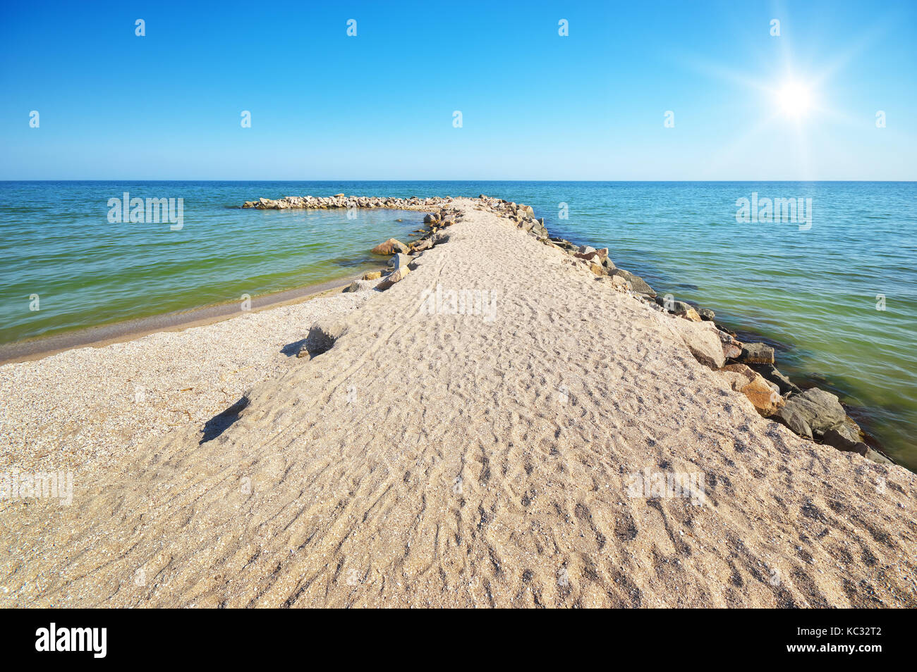 Rocky breakwater background hi-res stock photography and images - Alamy