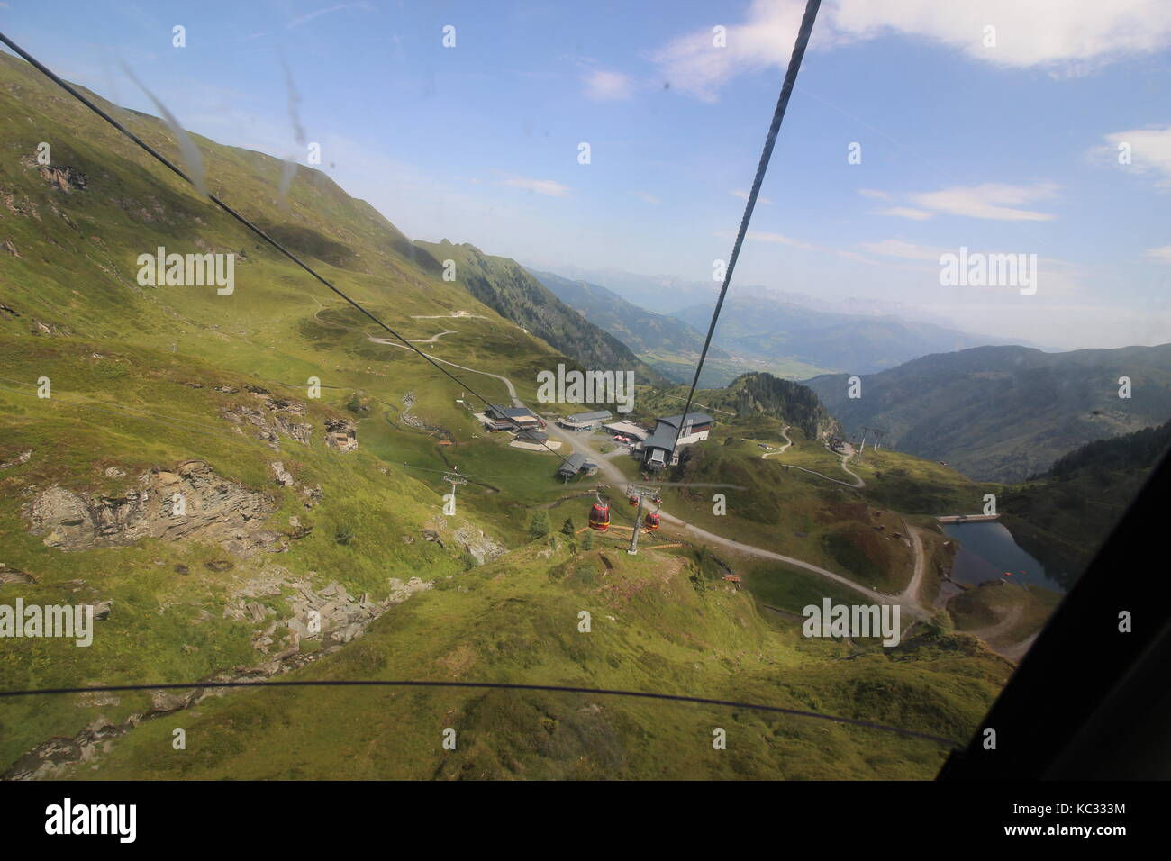 Cable roads hi-res stock photography and images - Alamy