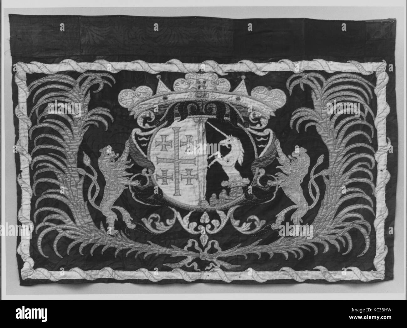 Banner, 16th century, possibly Polish, Textile, 39 x 56 3/4 in. (99.1 x ...