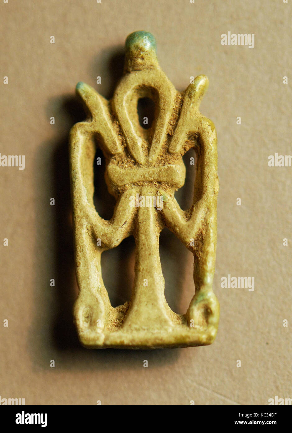 Ankh amulet hi-res stock photography and images - Alamy