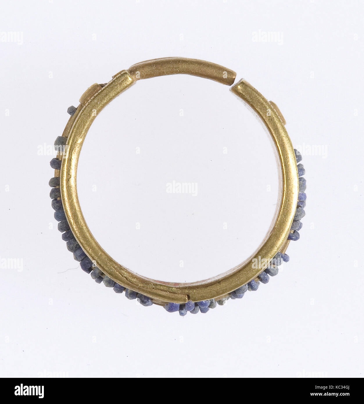 Beaded penannular earring hi-res stock photography and images - Alamy