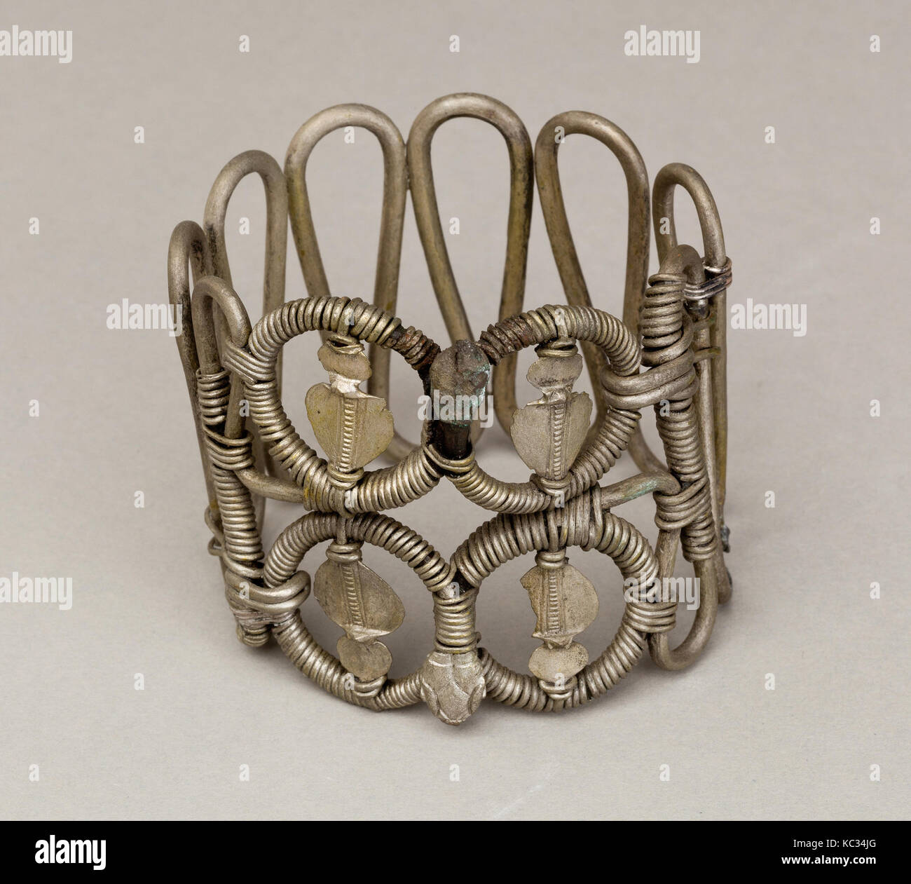 Bracelet or armlet with uraei, Ptolemaic or Roman Period, 304 B.C.–A.D ...