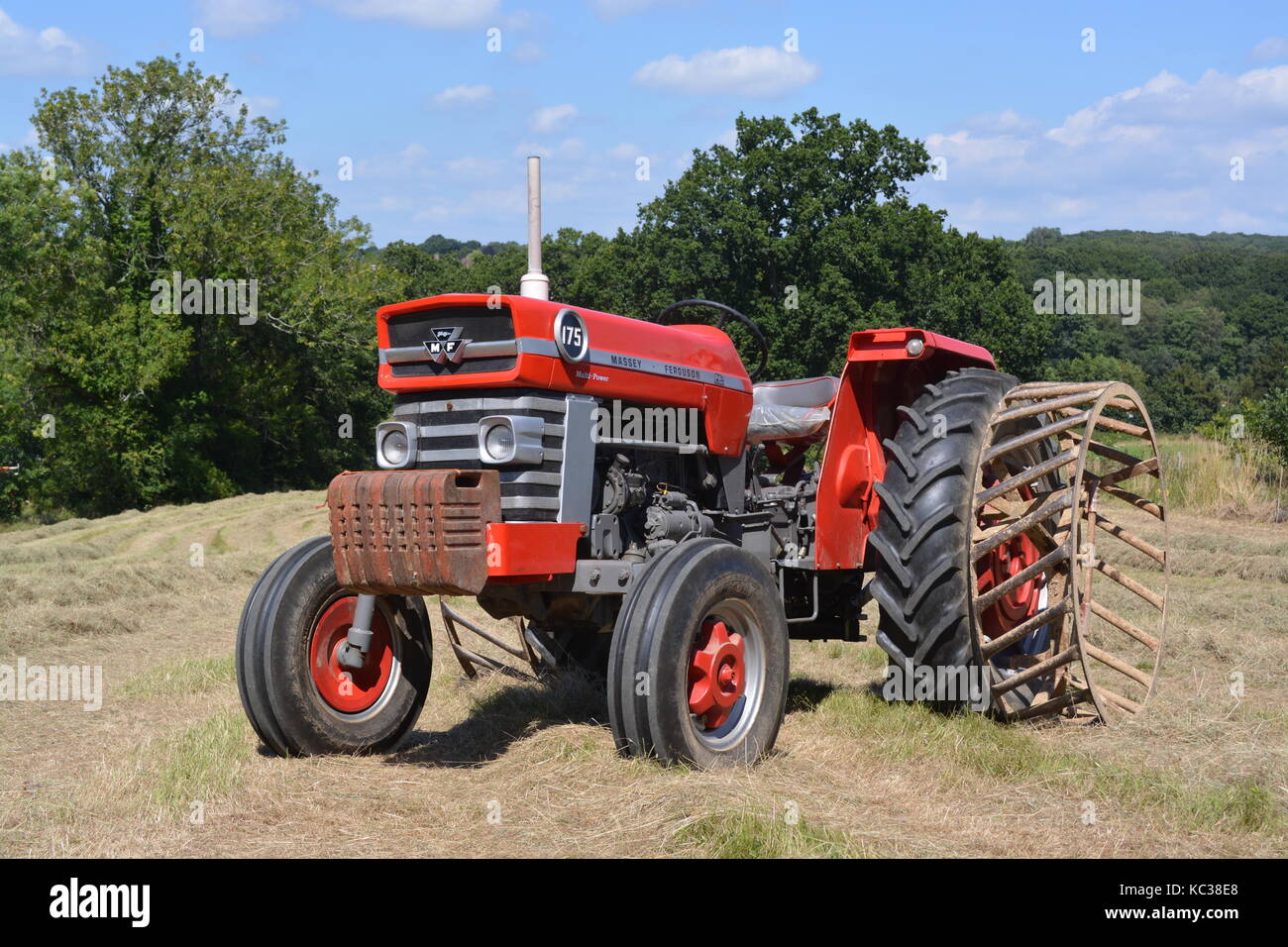 Massey Ferguson MF175 Tractor Stock Photo - Alamy