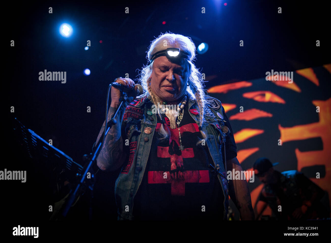 Television rock group hi-res stock photography and images - Alamy