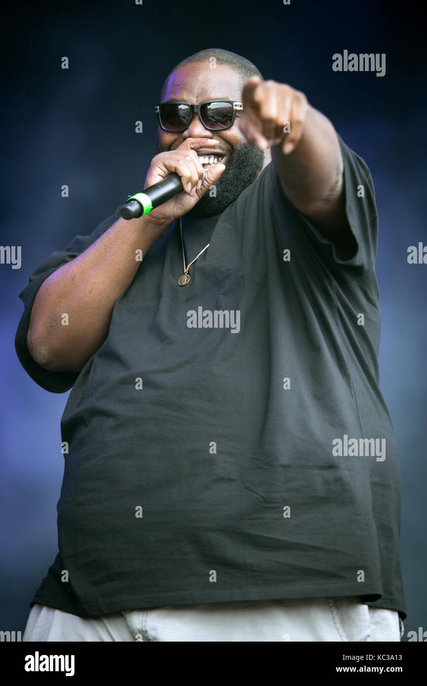 American rappers duo concert hi-res stock photography and images - Alamy