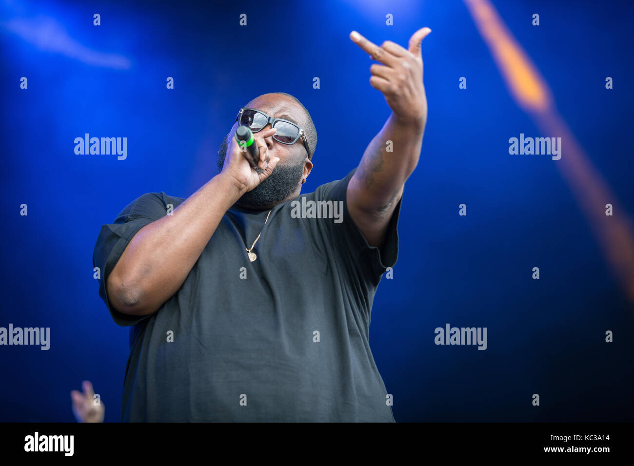 American rappers duo concert hi-res stock photography and images - Alamy