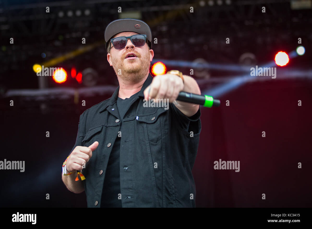 American rappers duo concert hi-res stock photography and images - Alamy