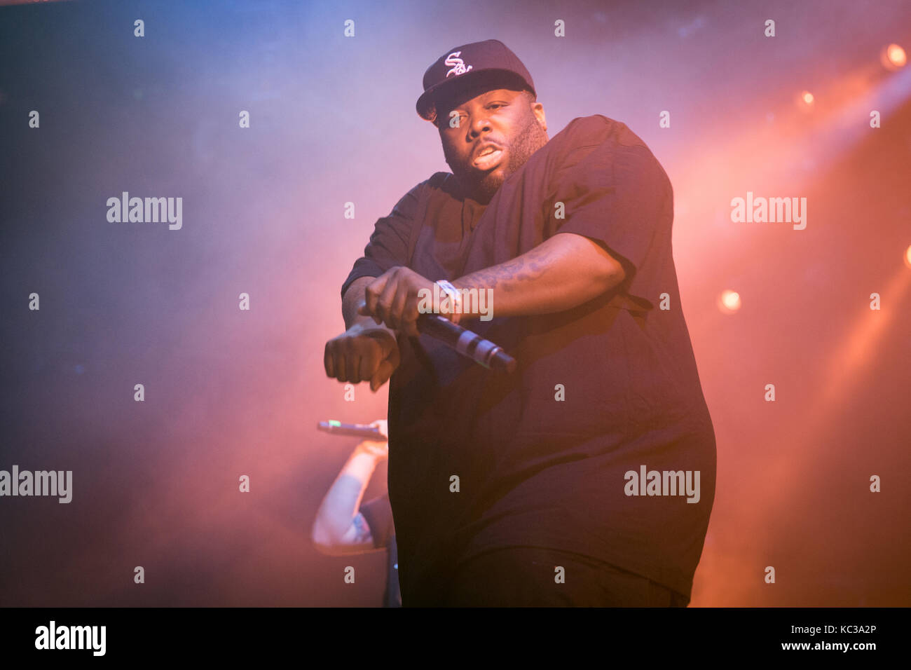 American rappers duo concert hi-res stock photography and images - Alamy