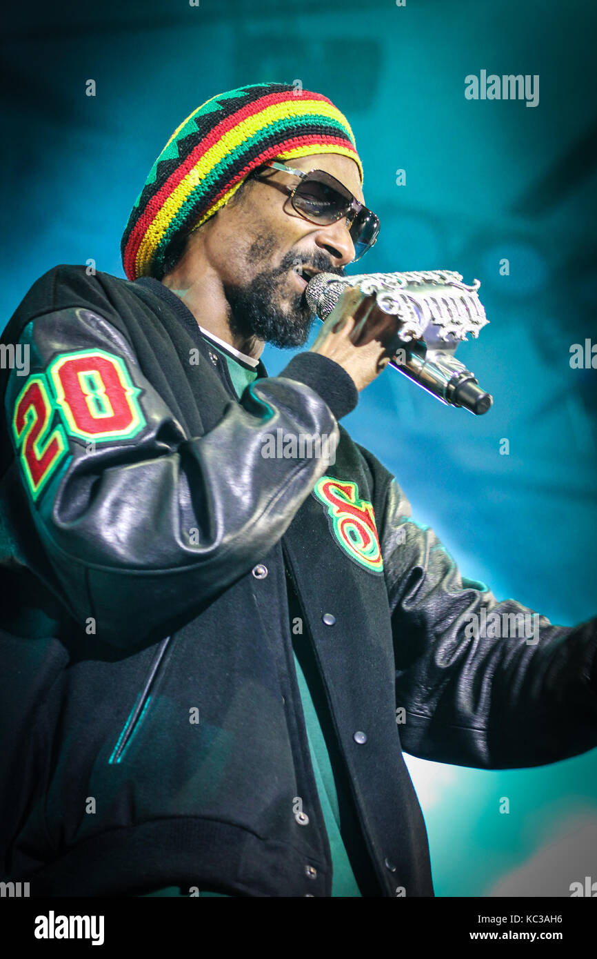 The American rapper, actor and entertainer Calvin Cordozar Broadus Jr ...