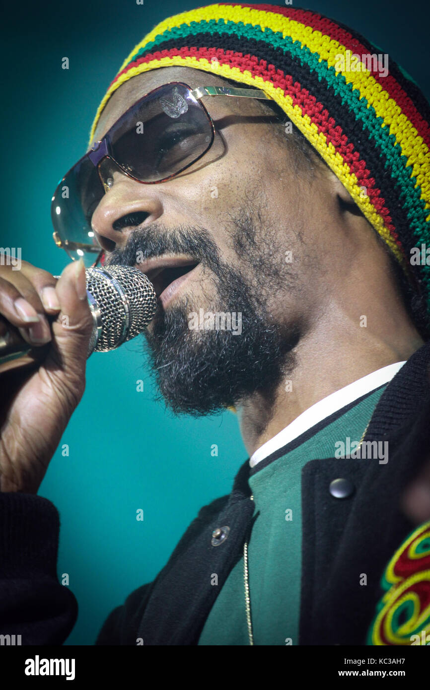 The American rapper, actor and entertainer Calvin Cordozar Broadus Jr ...