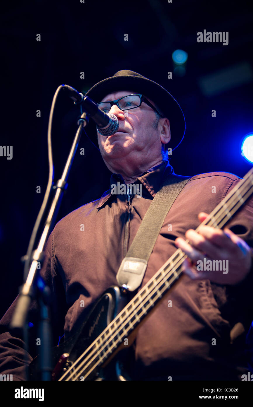 Punk rock band 1970s hi-res stock photography and images - Alamy