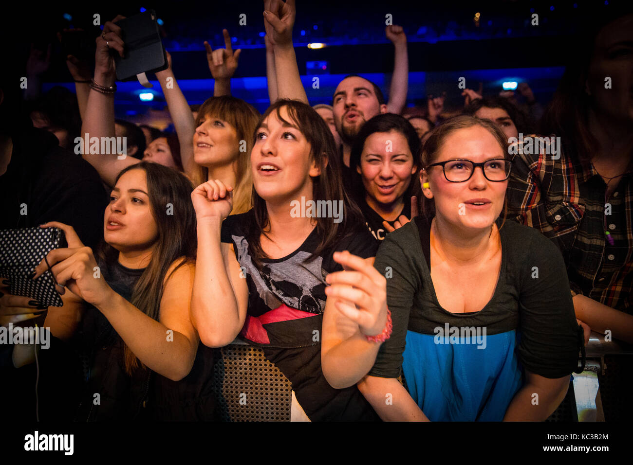 Glam rock fans hi-res stock photography and images - Alamy