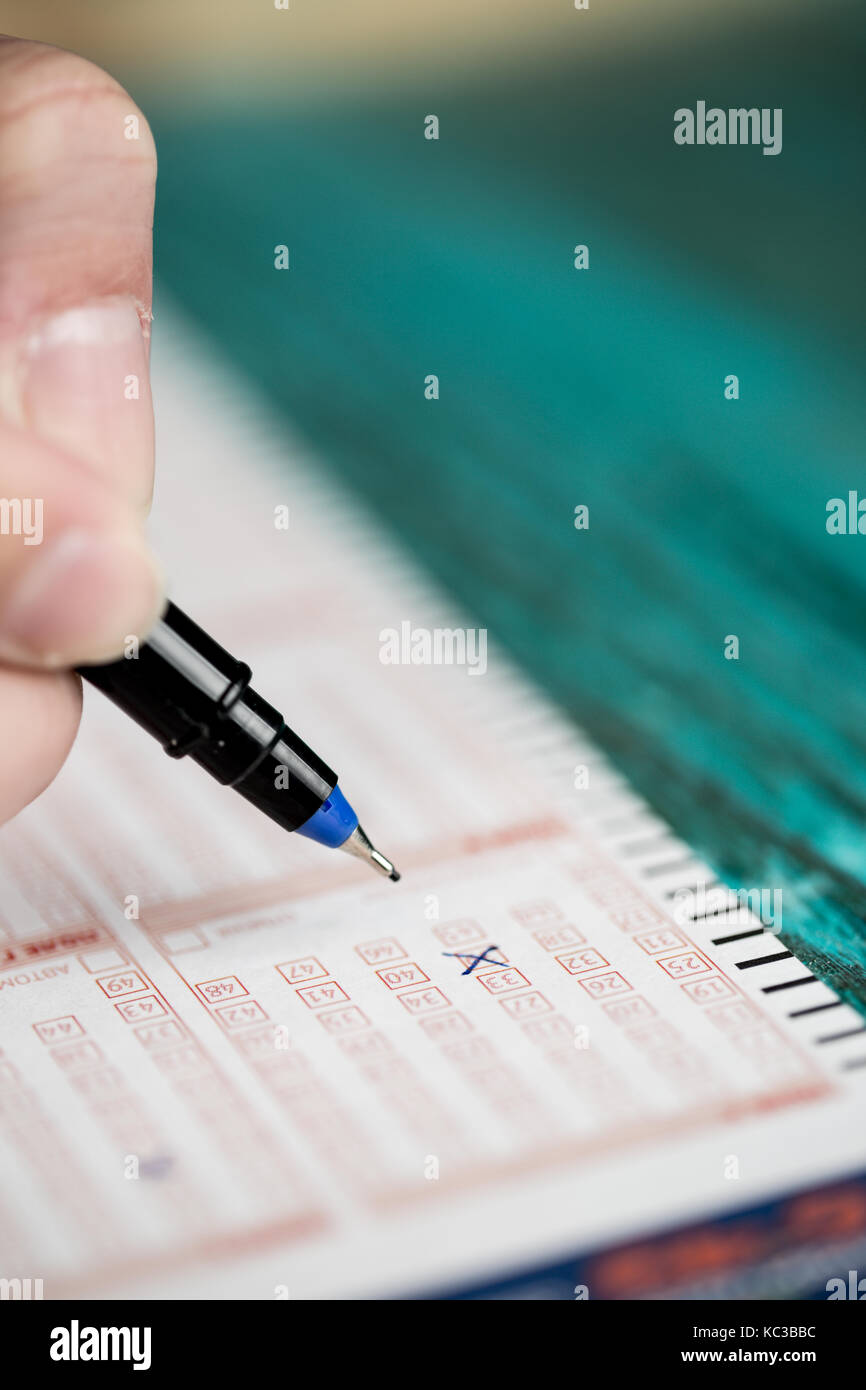 Lottery win check hi-res stock photography and images - Alamy