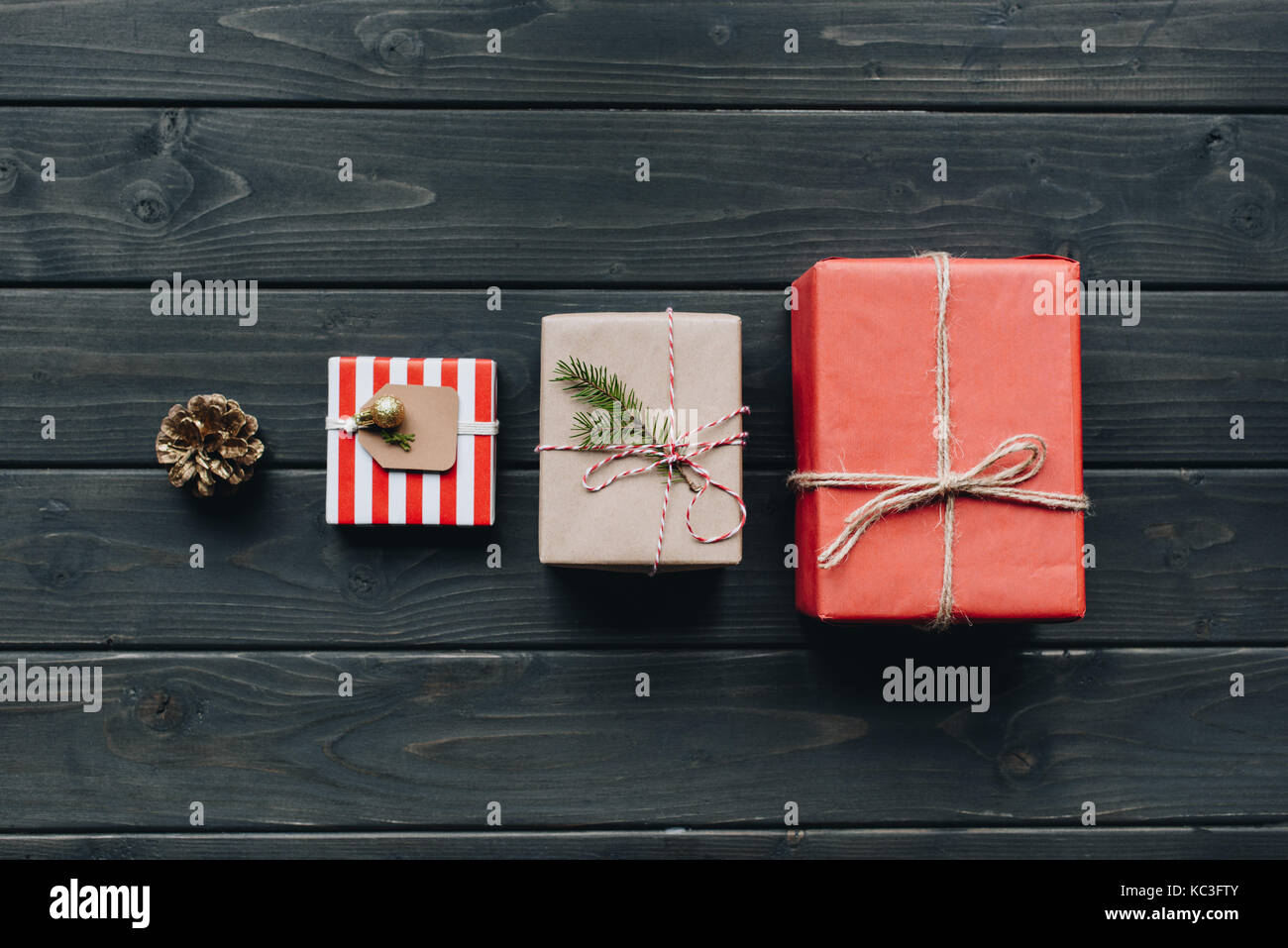 Row of gifts hi-res stock photography and images - Alamy