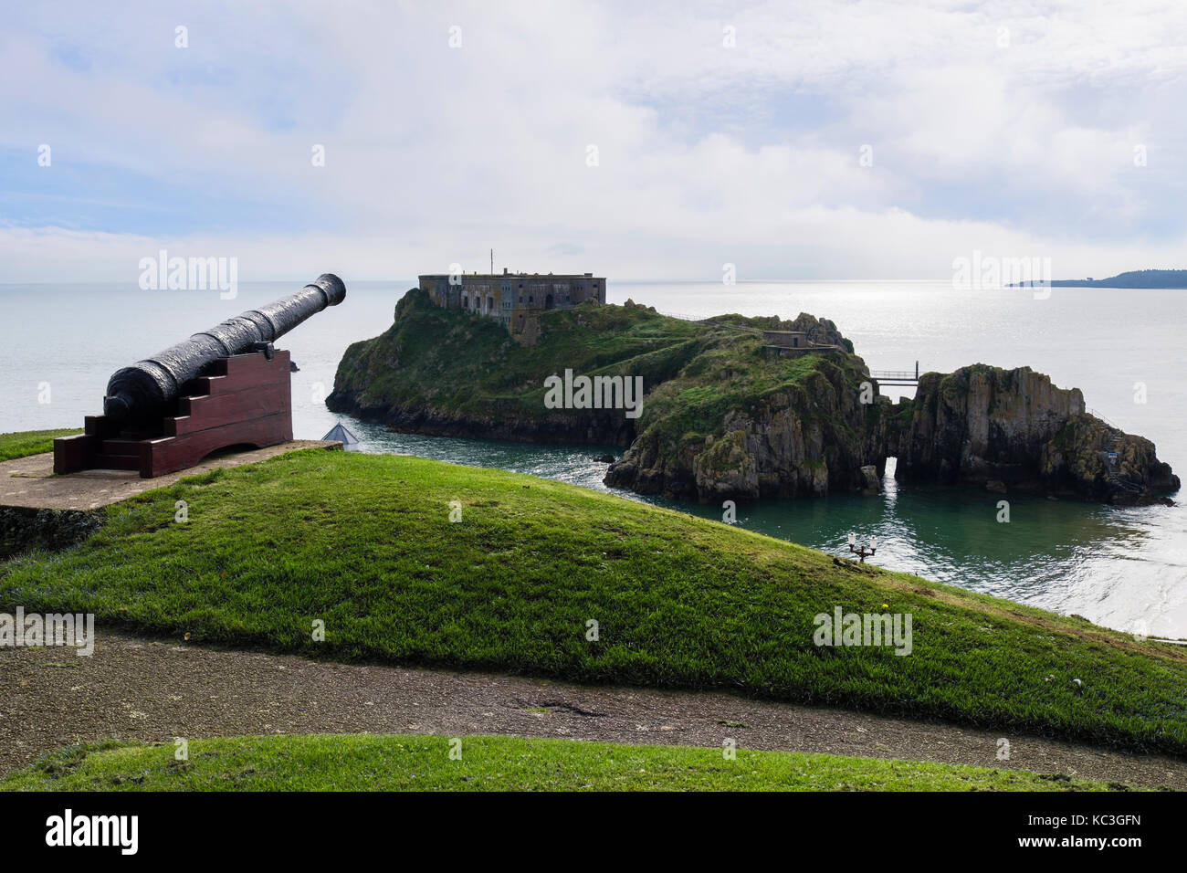18th Century Cannon overlooking old fort on St. Catherine's Island in ...
