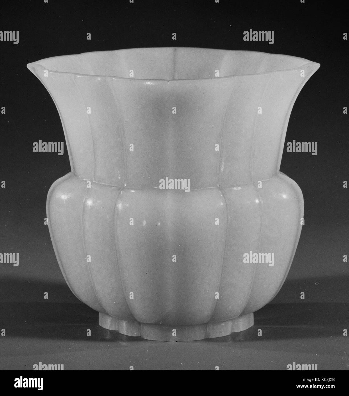 12 16 9 cm Black and White Stock Photos & Images - Alamy