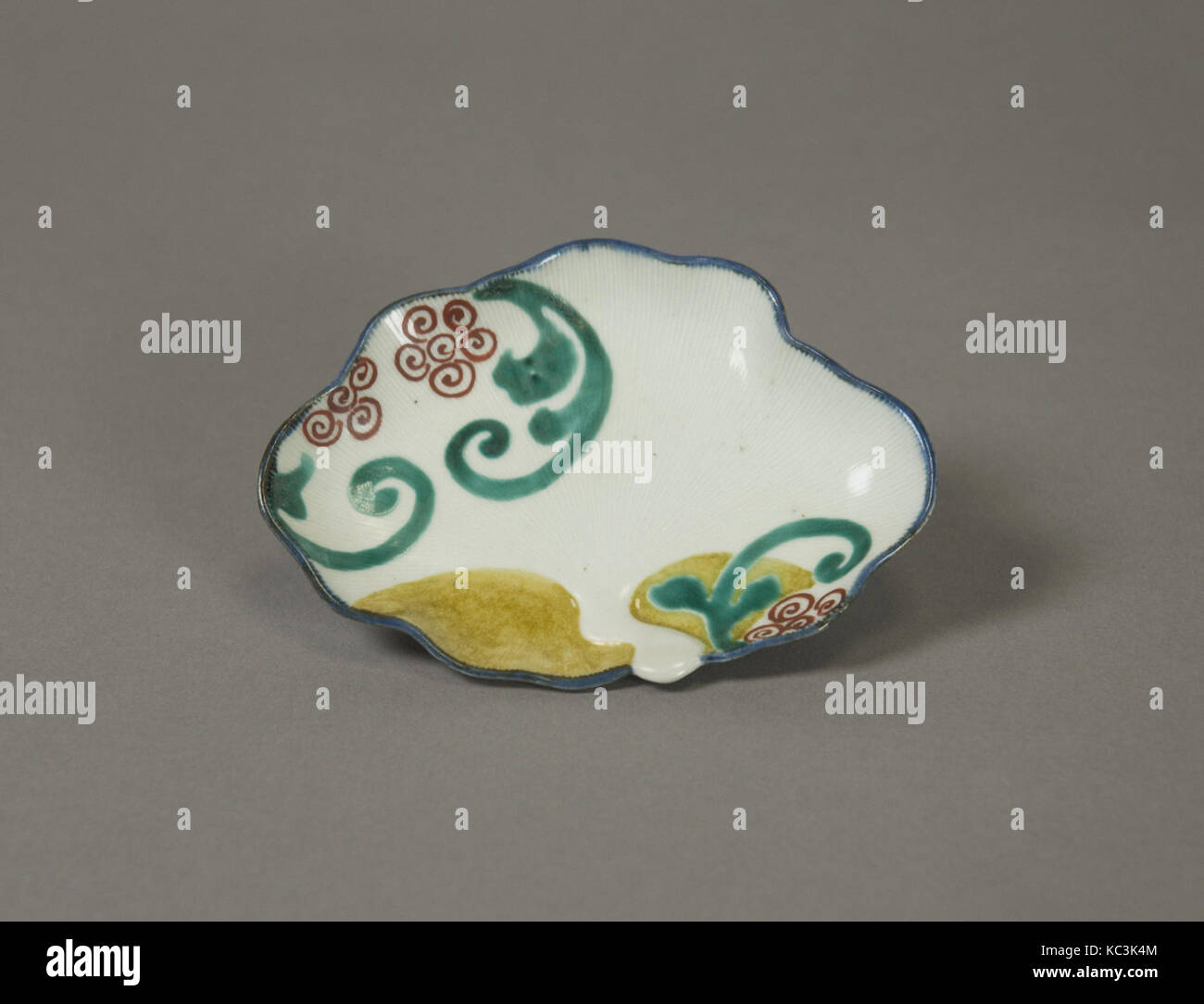 Dish, Edo period (1615–1868), late 17th century, Japan, Porcelain with ...
