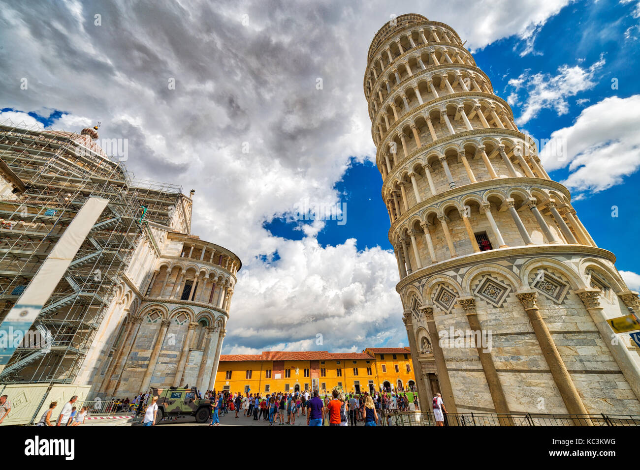 the leaning tower in Pisa, one of the most famous wonders of Italy ...