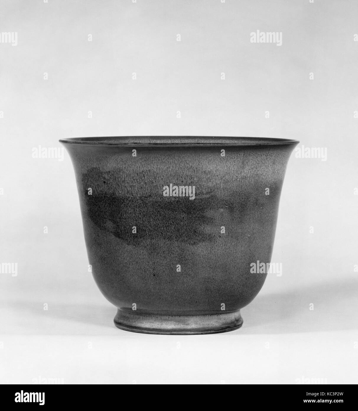 Flower pot 7 Black and White Stock Photos & Images - Alamy