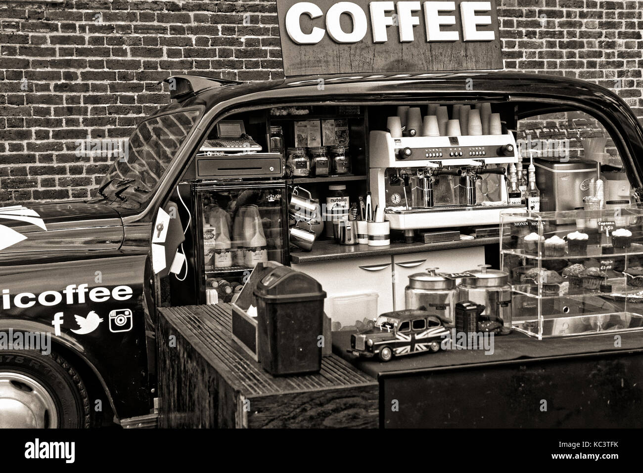 Cab cafe hi-res stock photography and images - Alamy