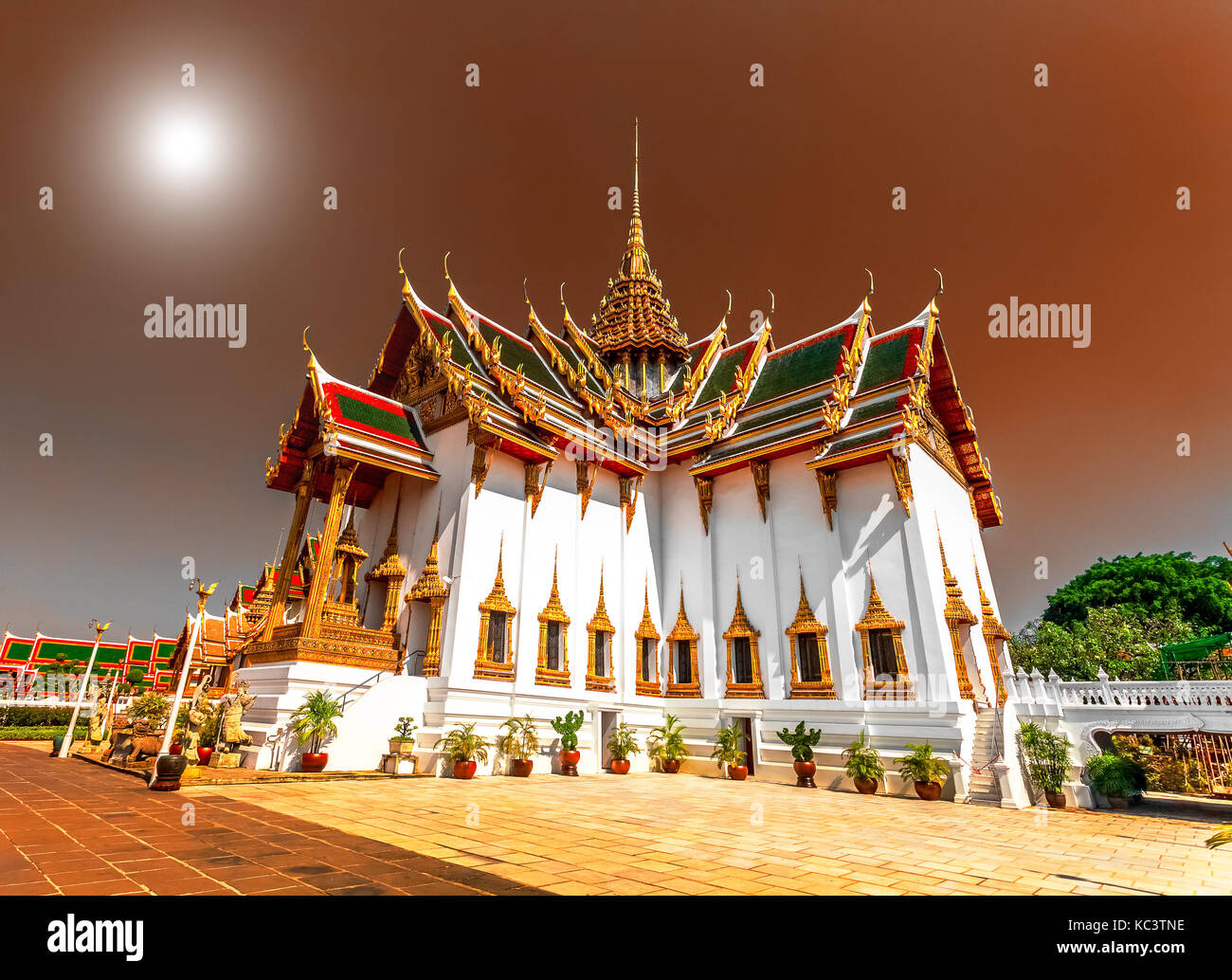The Marble Temple of Wat Ben, Bangkok Stock Photo - Alamy