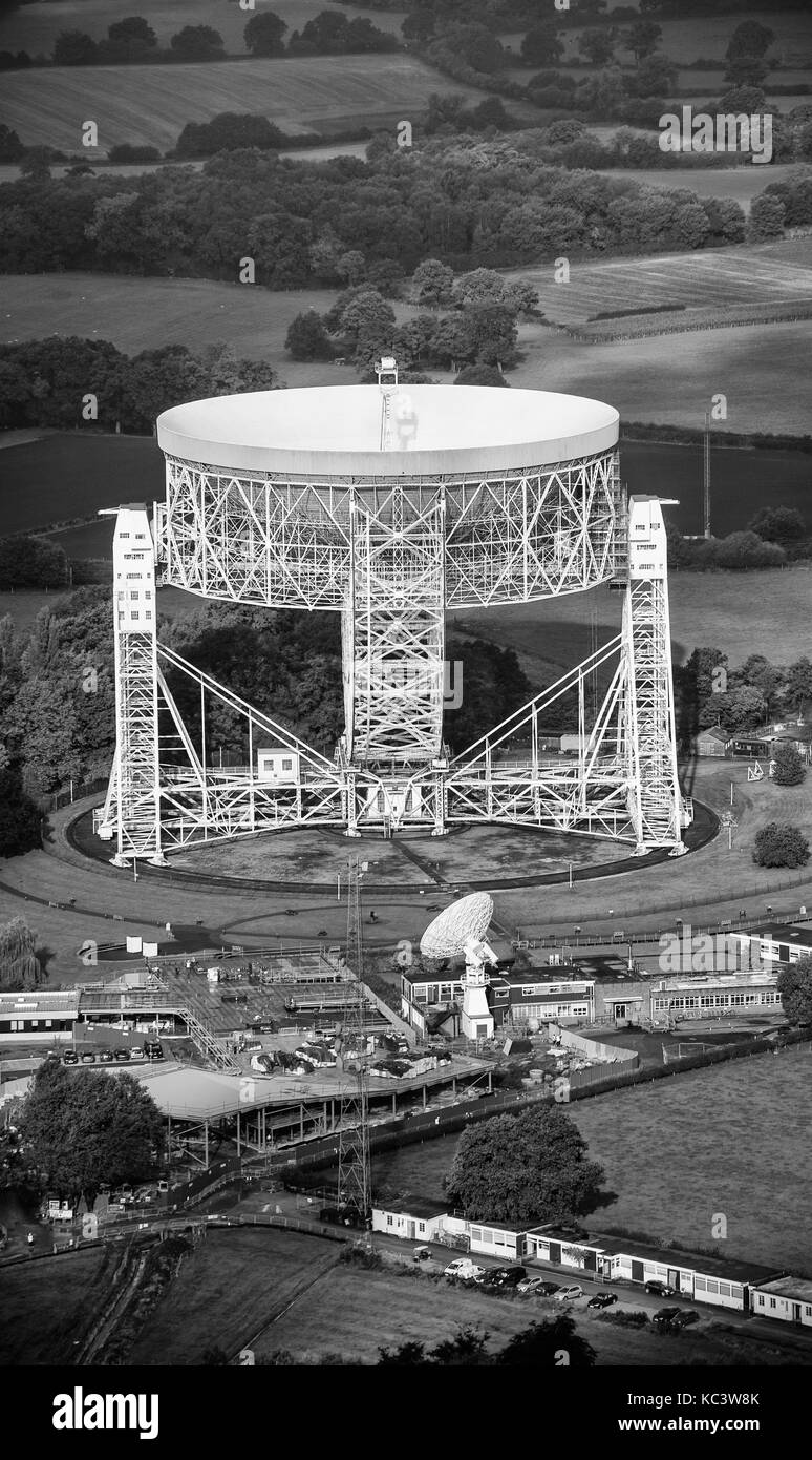 Jodrell radio bank telescope Black and White Stock Photos & Images - Alamy