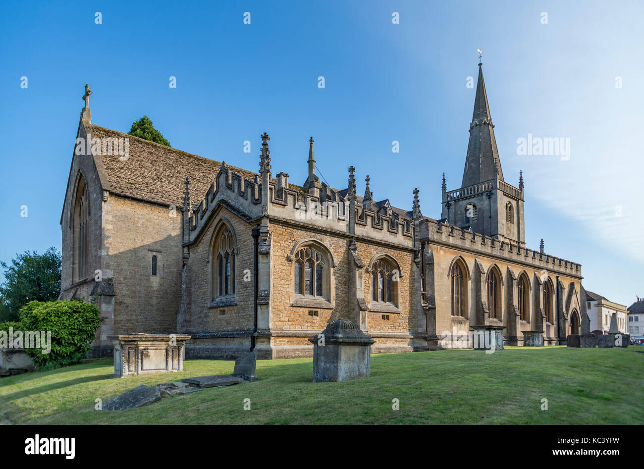 St andrews church chippenham wiltshire hi-res stock photography and ...