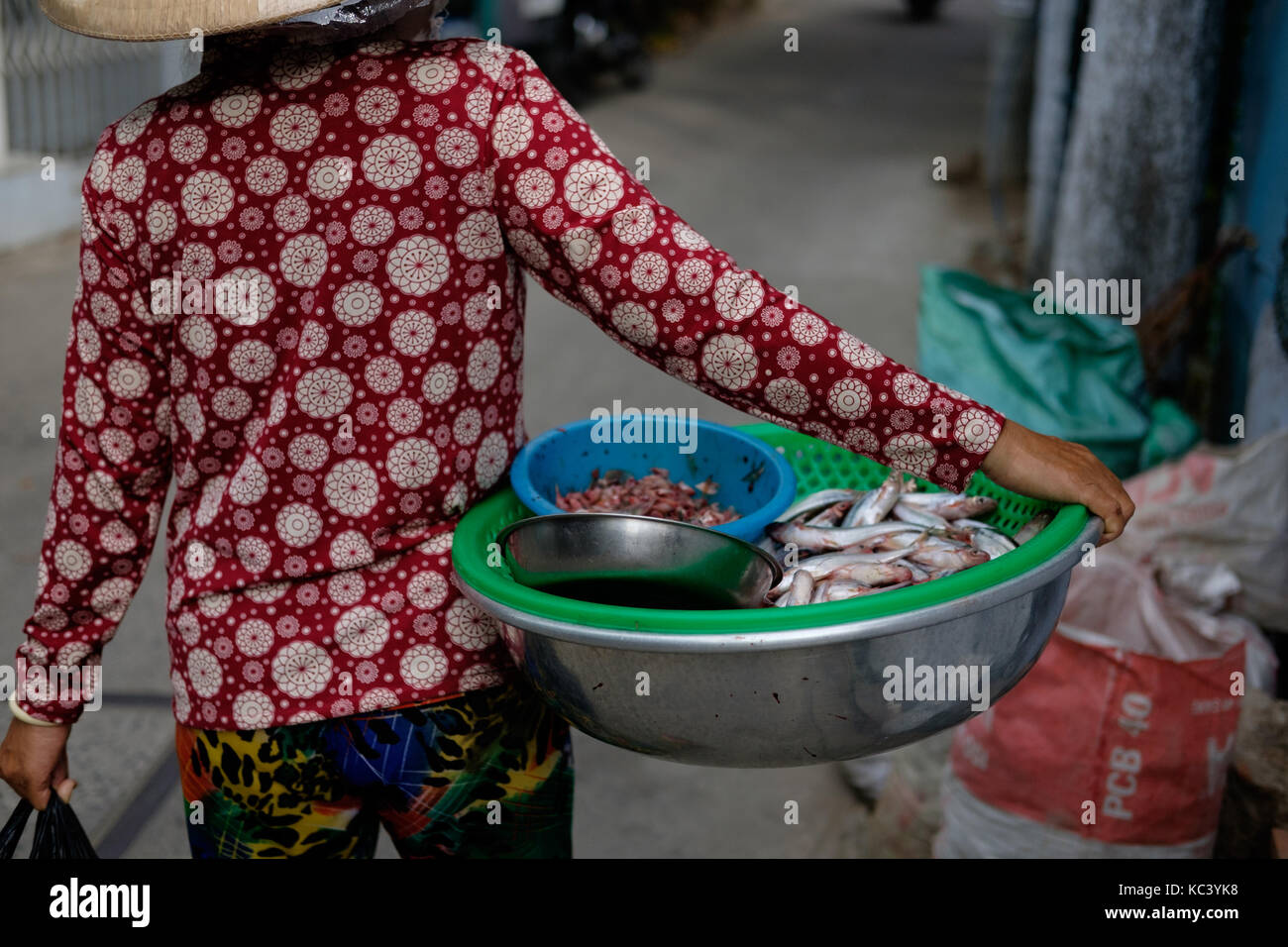 Eat fish woman hi-res stock photography and images - Alamy