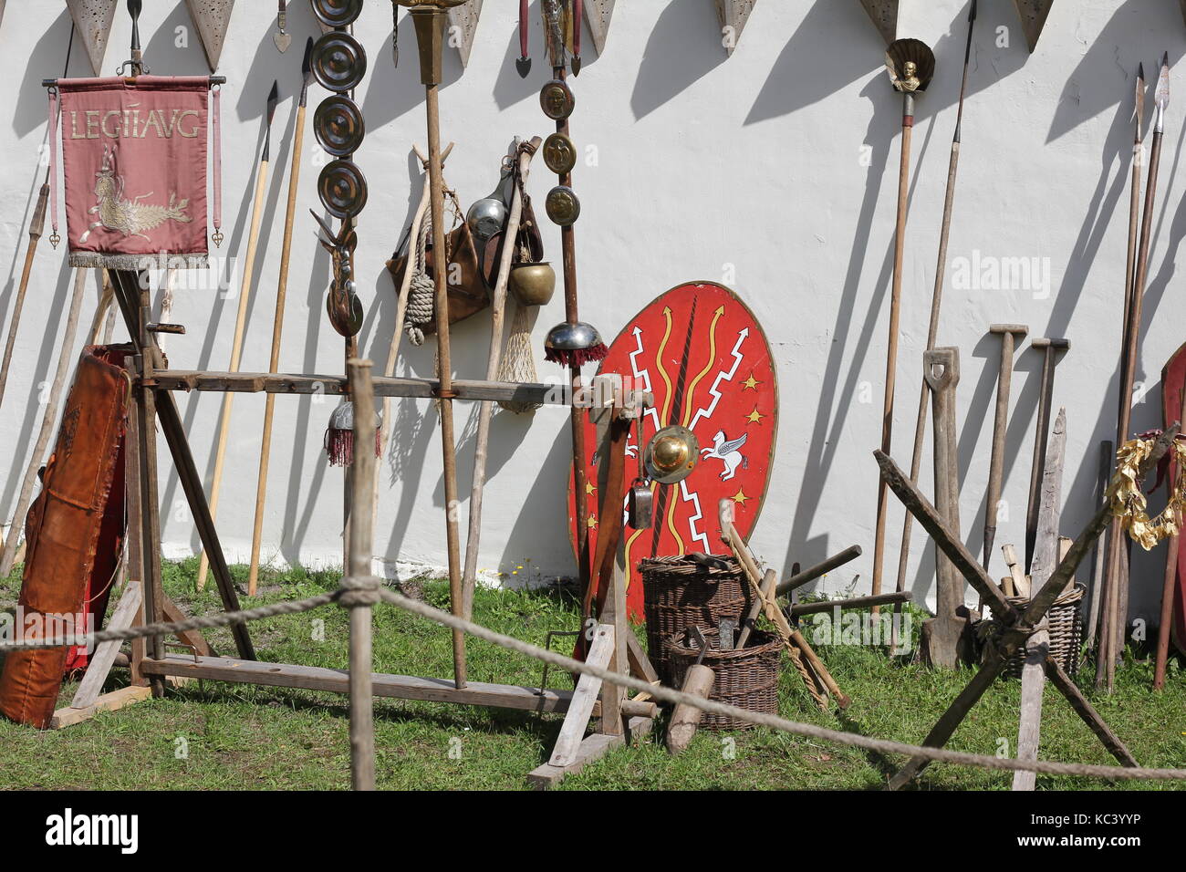 Roman Soldiers War Weapons High Resolution Stock Photography and Images ...