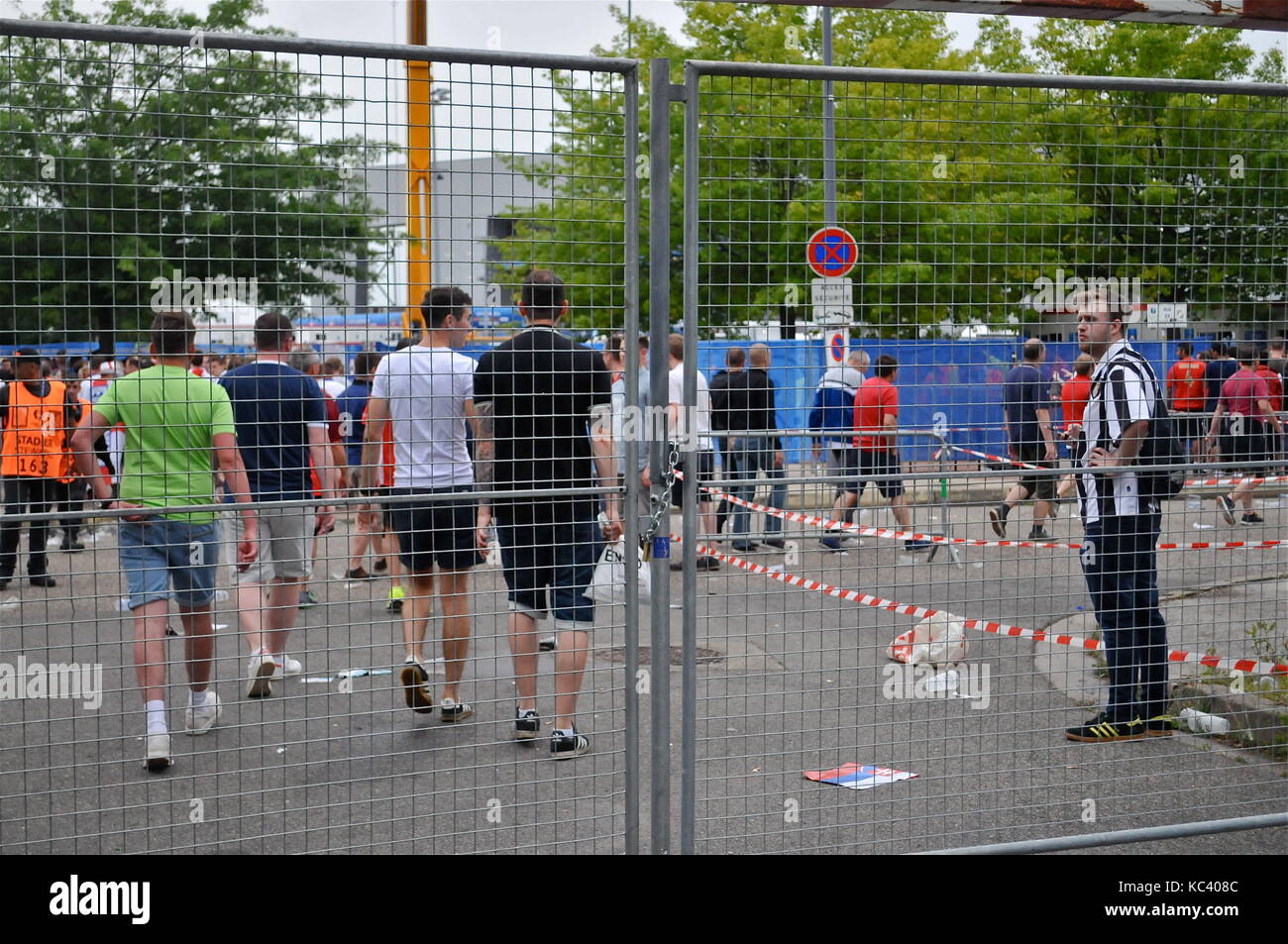 EURO 2016: English supporters face riot police at Geoffry Guichard ...