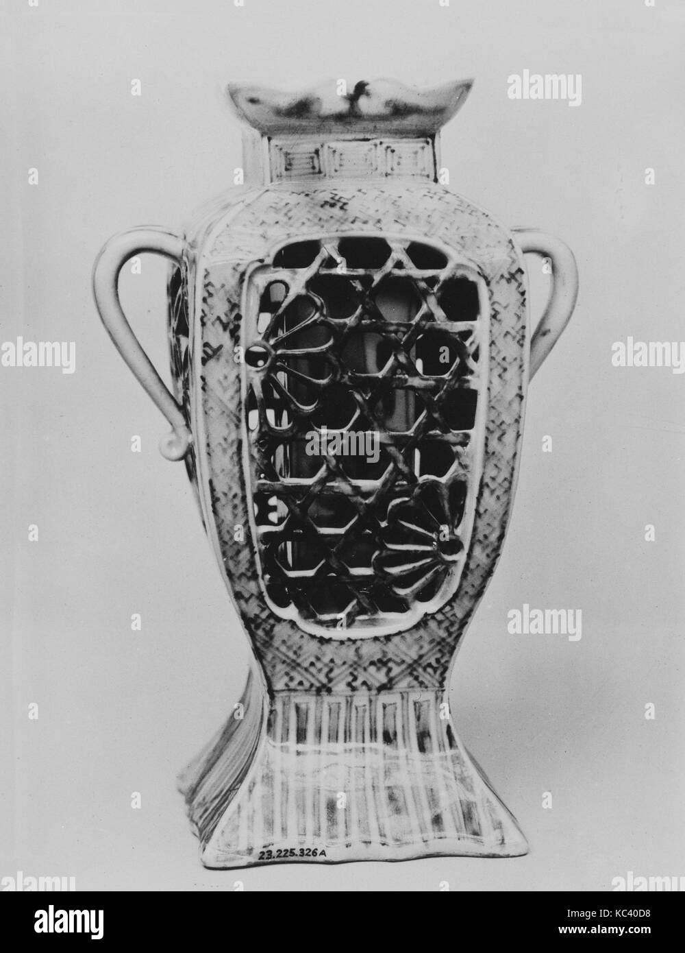 22 2 22 cm Black and White Stock Photos & Images - Alamy