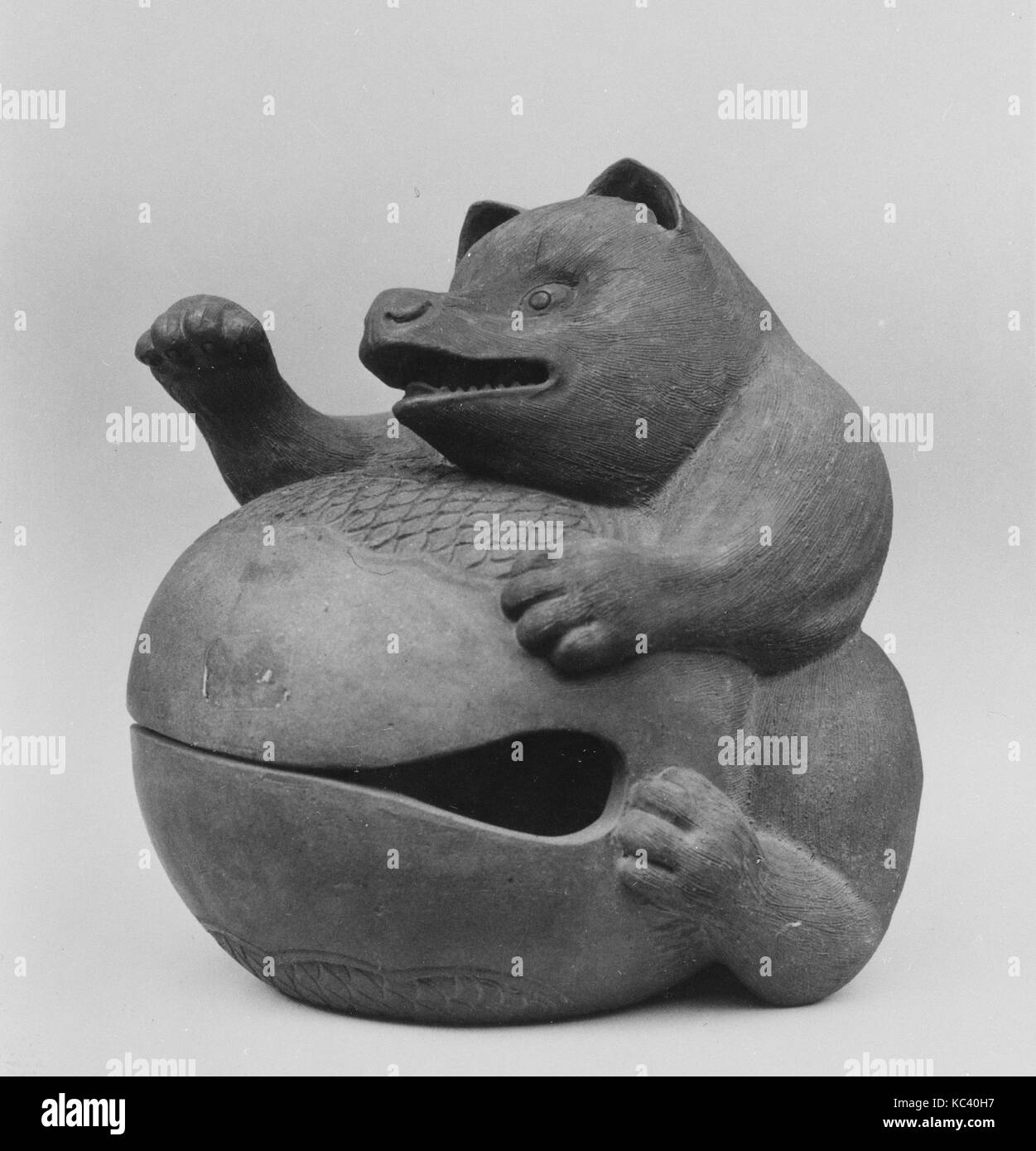 Fire Box in form of a Badger, Edo period (1615–1868), 1800, Japan ...