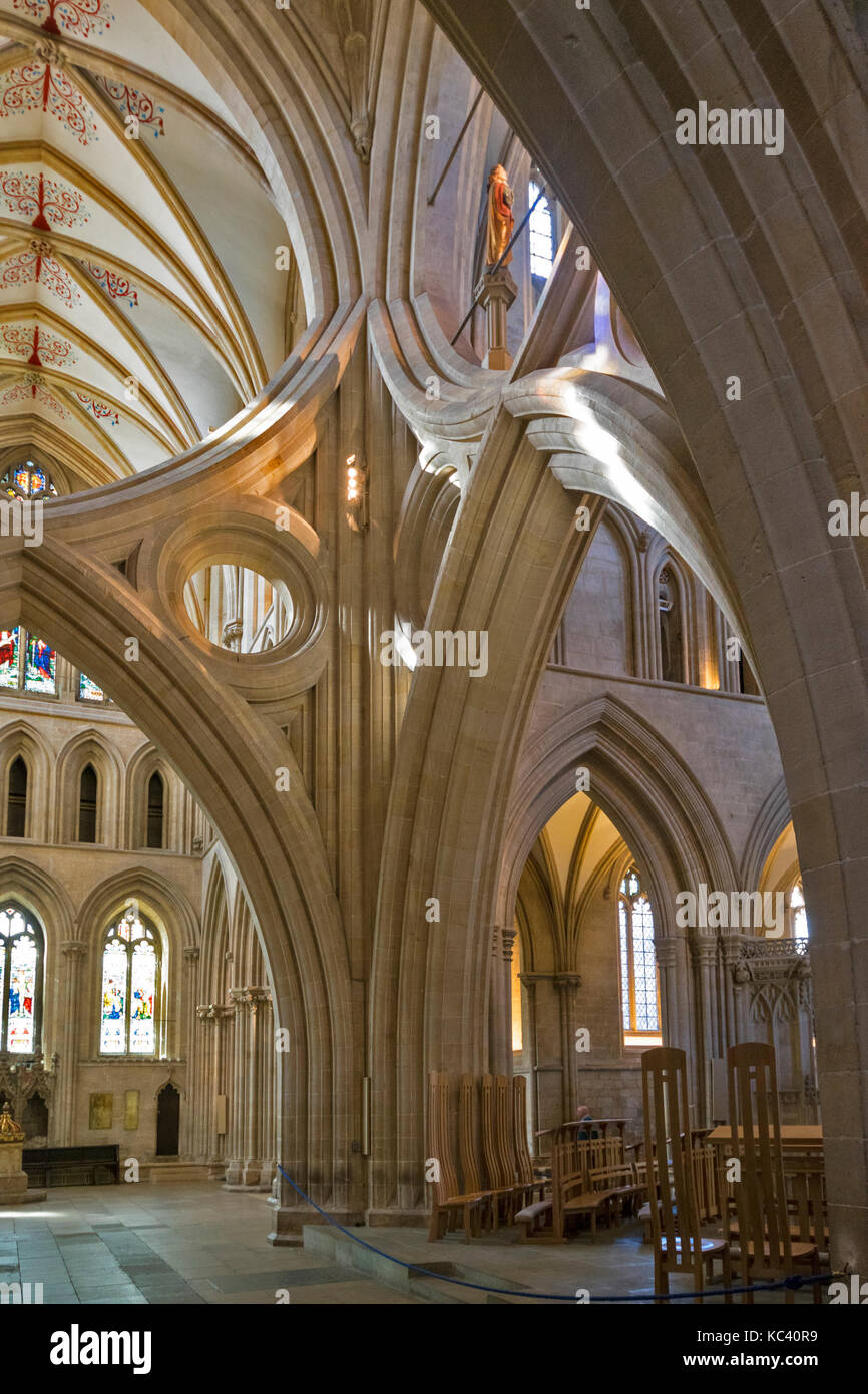 WELLS CITY SOMERSET ENGLAND CATHEDRAL MEDIEVAL SCISSOR ARCHES IN THE ...