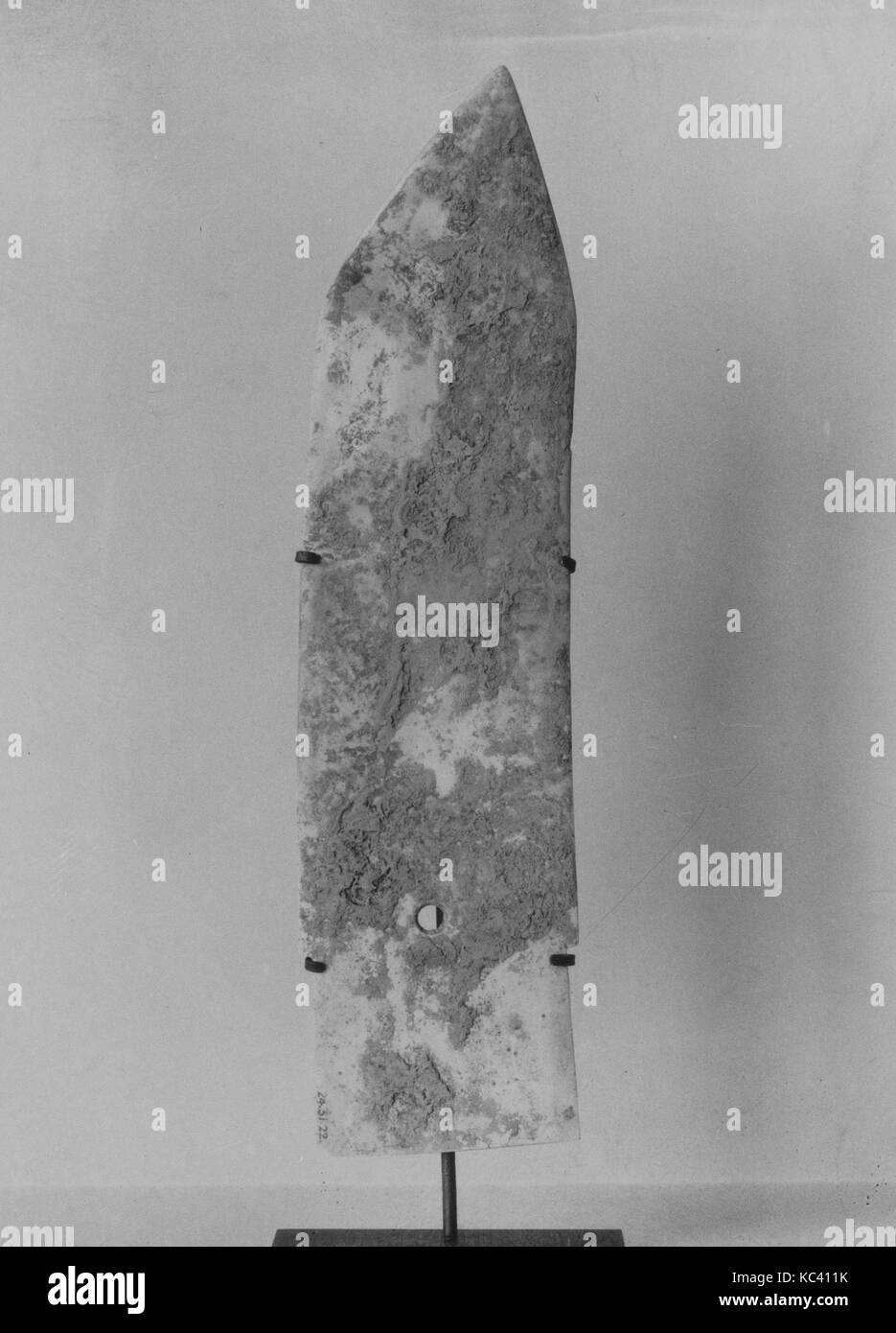 商 玉戈, Ceremonial Dagger-Ax (Ge), 13th–11th century B.C Stock Photo - Alamy