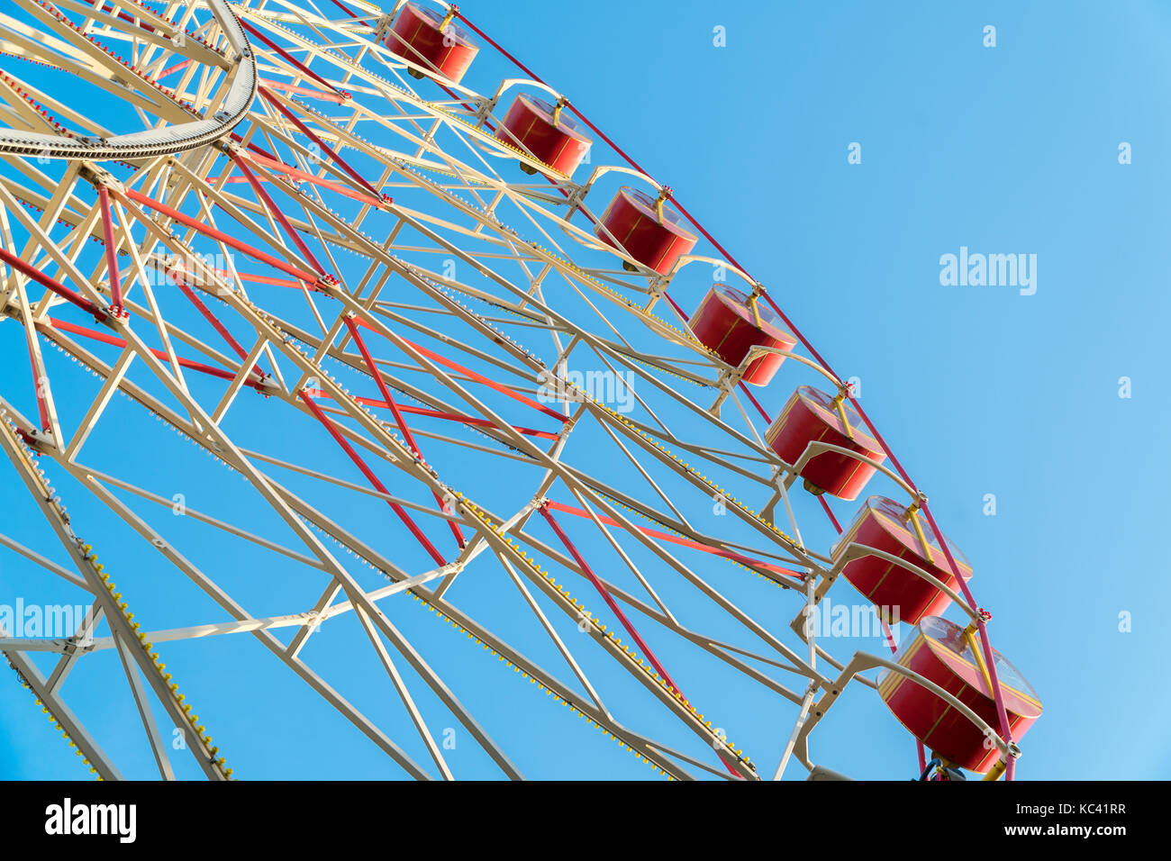 Retro ferris wheel hi-res stock photography and images - Alamy