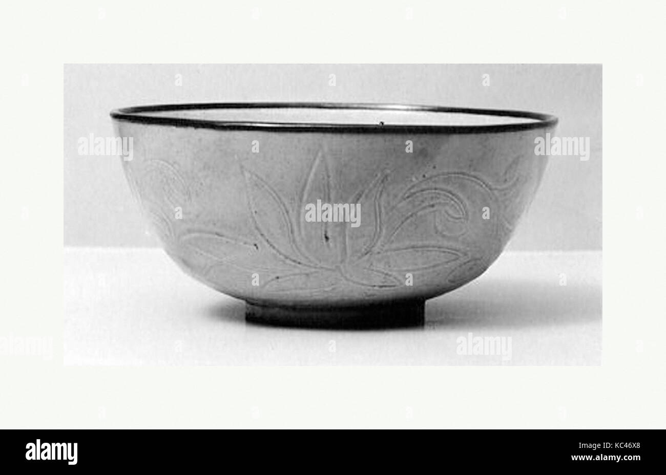 Bowl, Song dynasty (960–1279), China, Pottery (Ding ware), H. 2 7/8 in ...