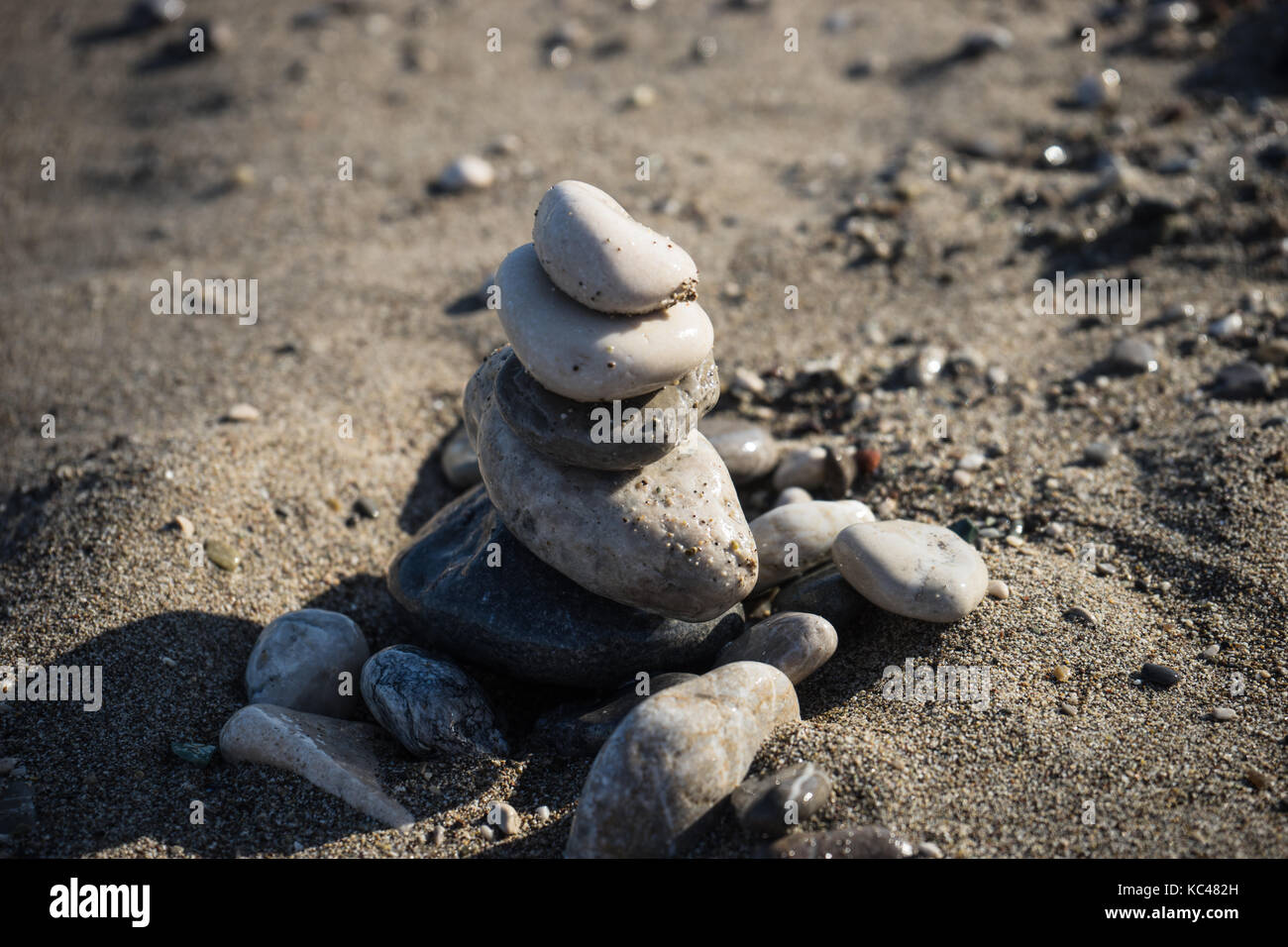Summertime relax on the sand beach with sea waves Stock Photo - Alamy
