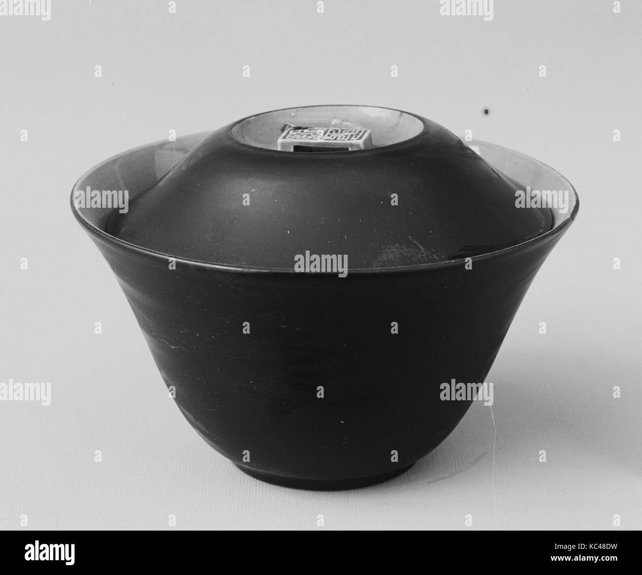 Porcelaneous ware covered hi-res stock photography and images - Alamy