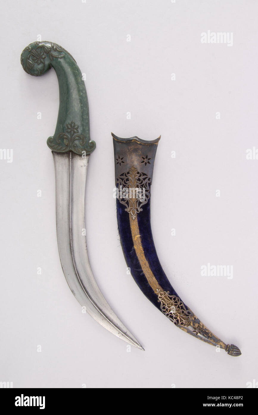 18th century dagger hi-res stock photography and images - Alamy