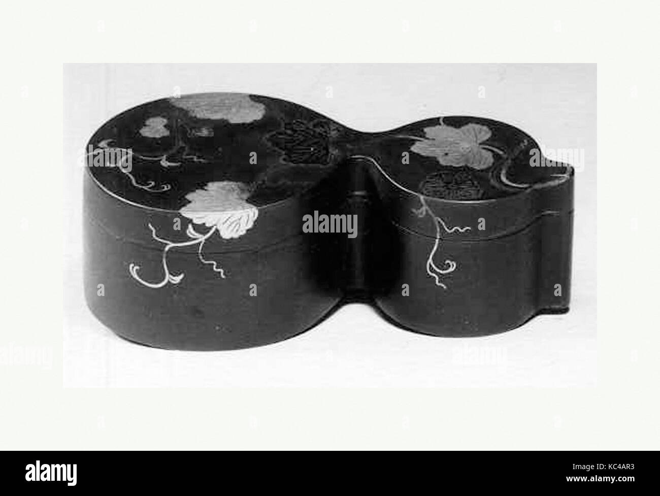 Gourd shaped incense box hi-res stock photography and images - Alamy