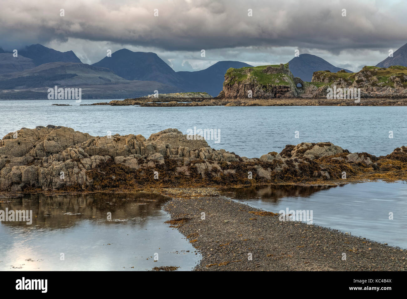 Tokavaig, Dunscaith Castle, Sleat, Isle of Skye, Scotland, United ...