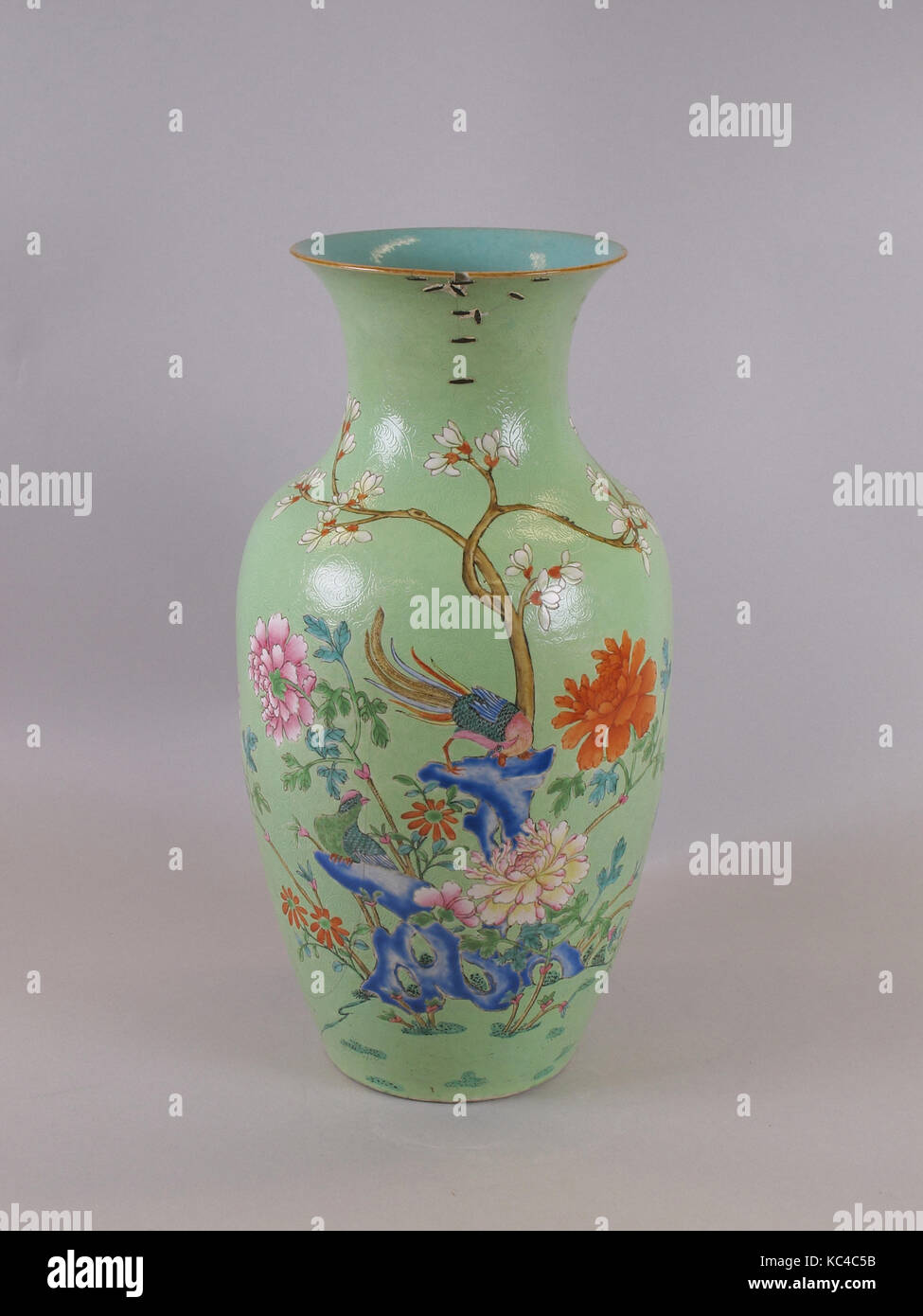 Qianlong mark and period hi-res stock photography and images - Alamy