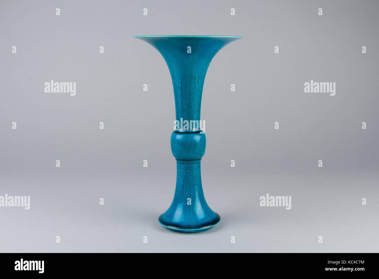 Vessel in the Shape of an Archaic Bronze Gu, Qing dynasty (1644–1911 ...